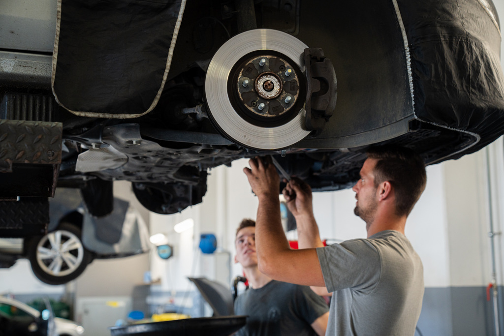 Predstavitev delovnega mesta: Avtomehanik - Avtohiša Pan-Jan